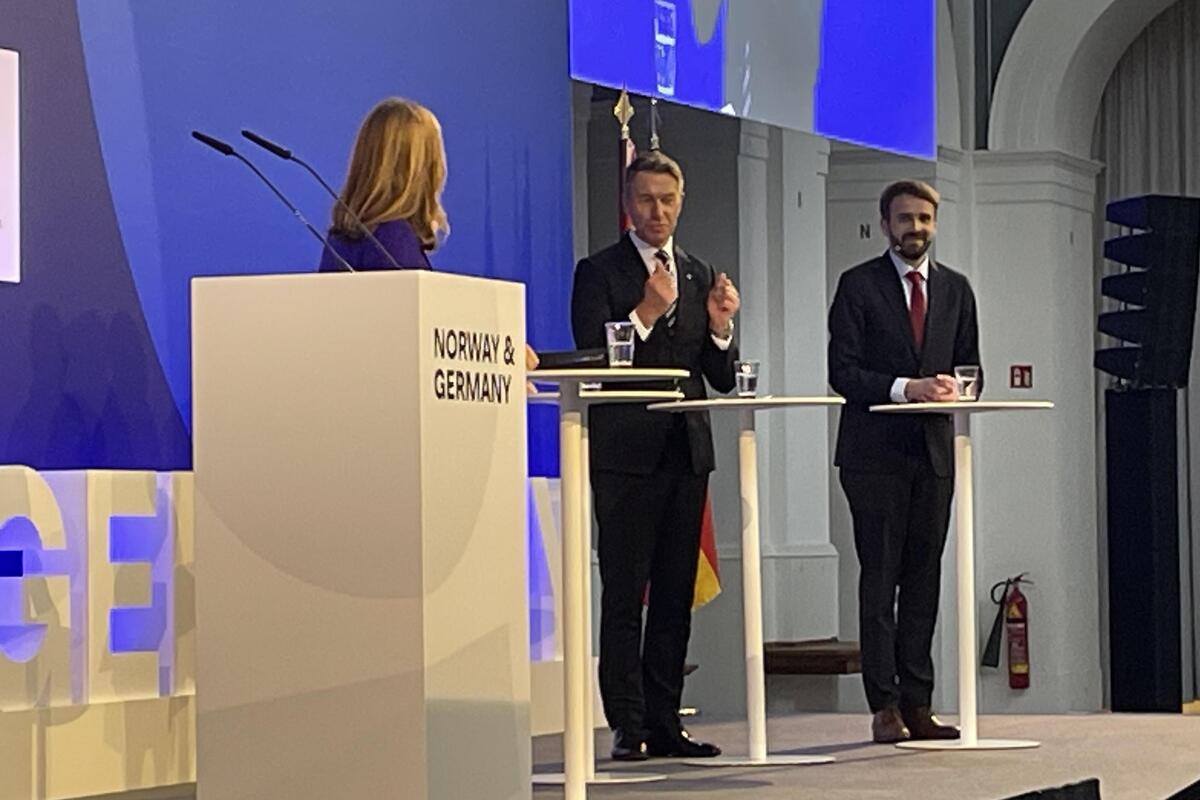 Norsk-tysk toppmøte: NHF modererte hydrogendebatt - Norsk Hydrogenforum